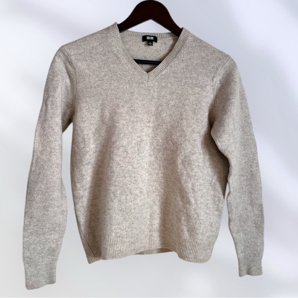 Uniqlo | Sweaters | Uniqlo Womens 0 Cream Wool Sweater | Poshmark